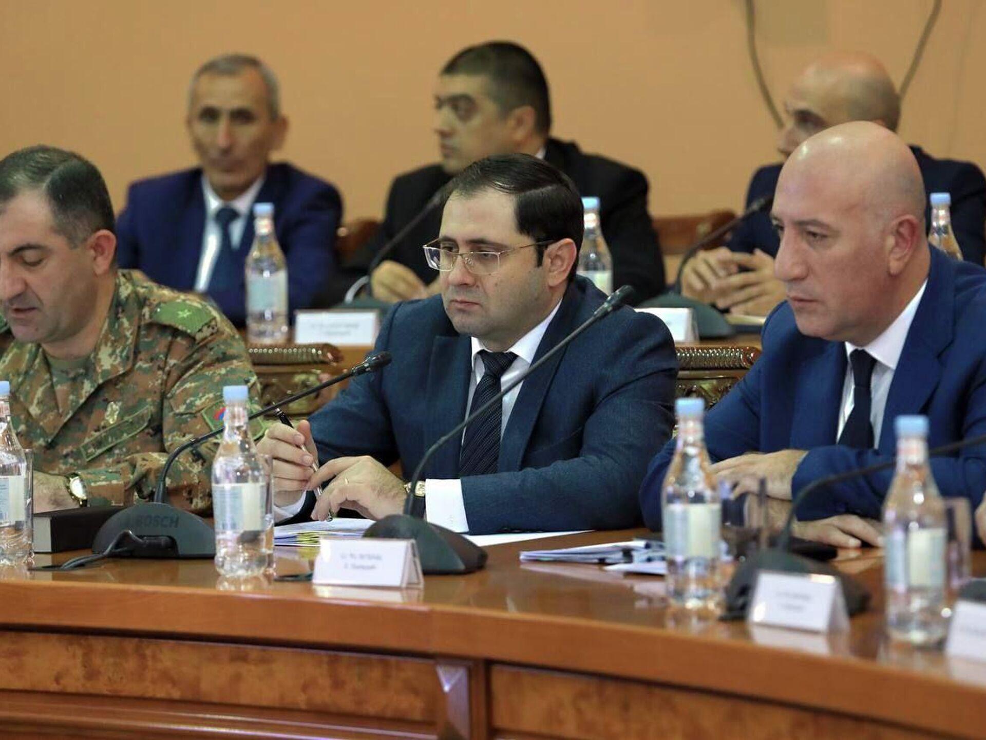 Armenian defence chief convenes generals | Caliber.Az