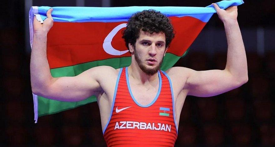 Azerbaijani wrestler clams silver medal at Islamic Soldiarity Games - PHOTO