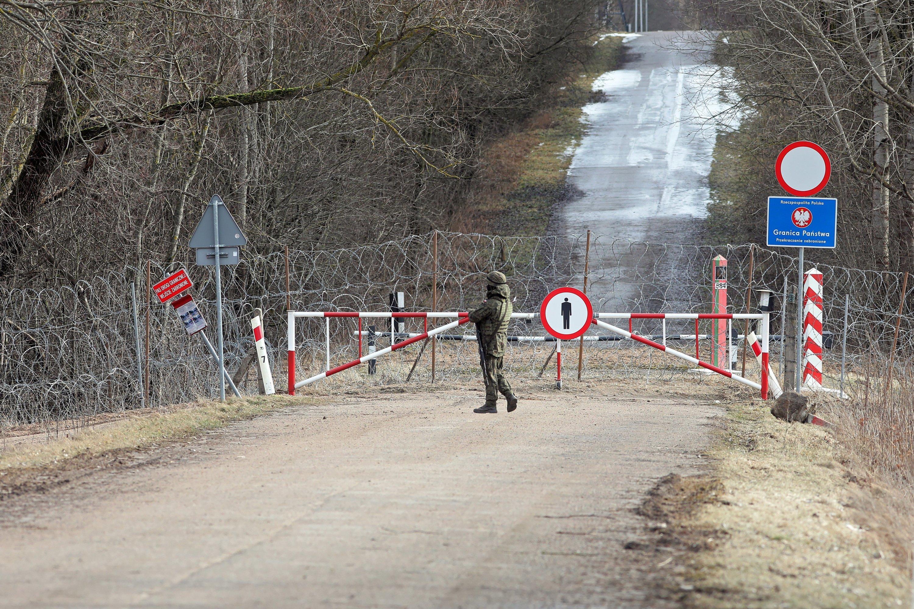 Poland decides to close key border crossing with Belarus | Caliber.Az